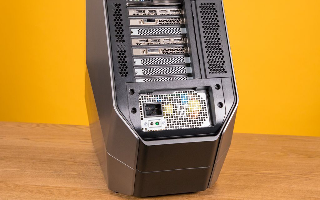 Alienware Area 51 (2018) Review: Serious Power for Serious Gamers | Tom ...