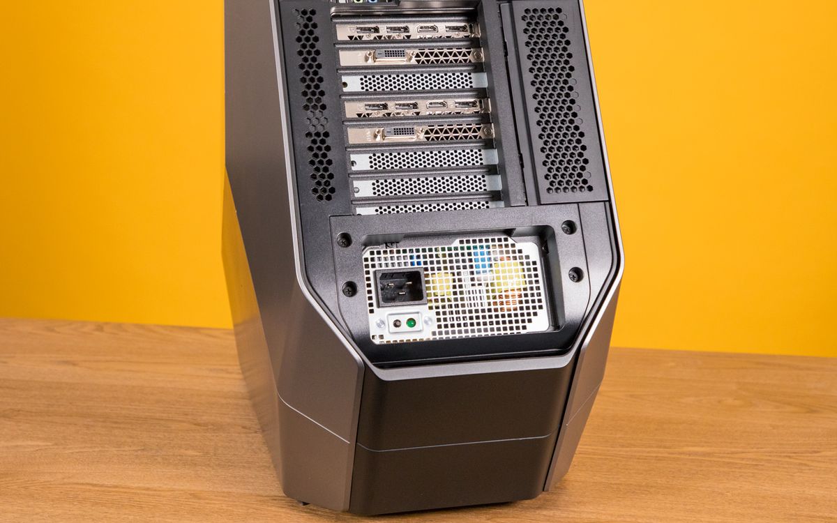 Alienware Area 51 (2018) Review: Serious Power for Serious Gamers | Tom ...