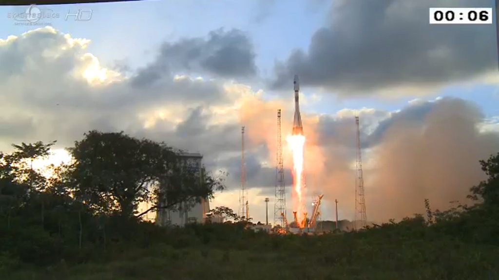 Rocket Launch Photos: Europe's 1st Earth-Watching Sentinel Satellite ...