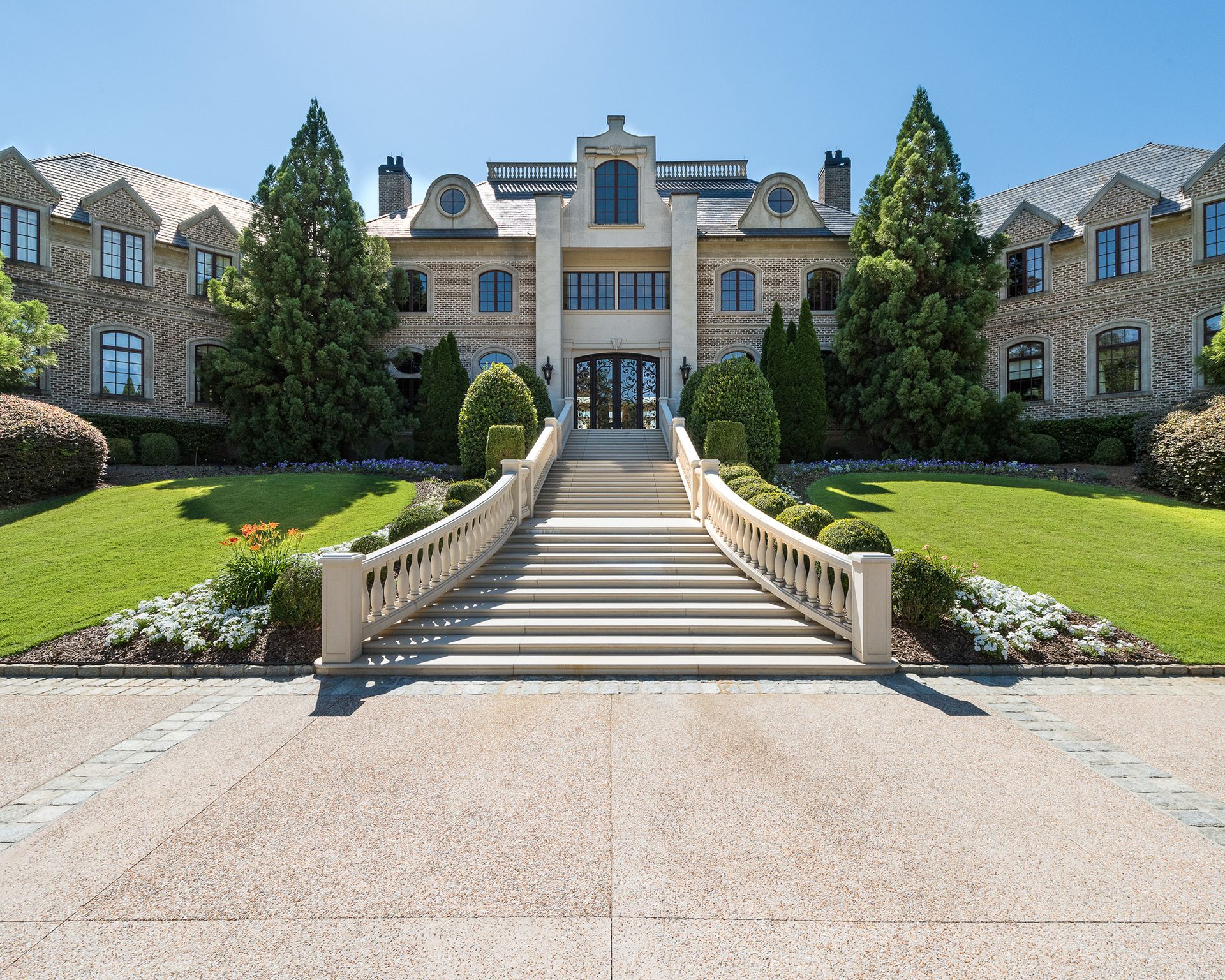 Tour Tyler Perry's house – The most expensive property in Georgia ...