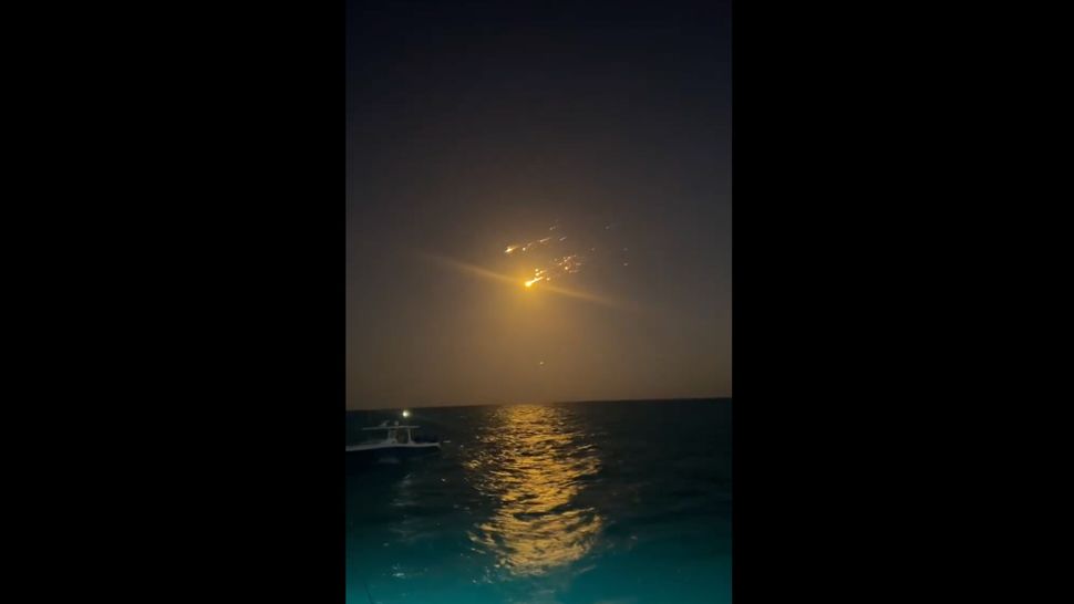 Watch fiery SpaceX Starship Flight 8 debris rain down over The Bahamas ...