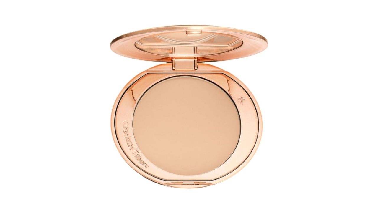 Best setting powders to keep oily t-zones under control | Woman & Home