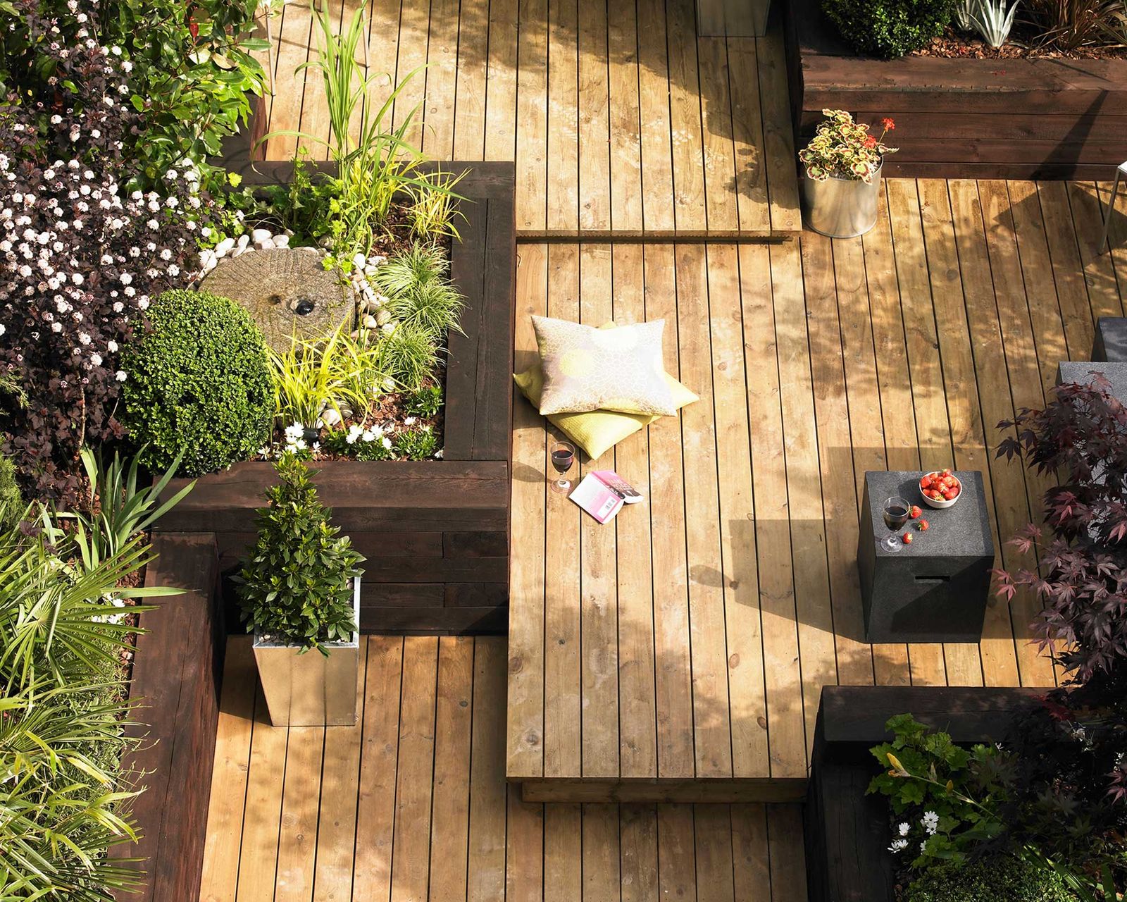 DIY deck ideas: 10 stylish projects | Gardeningetc