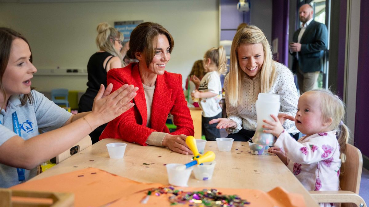 Kate Middleton sits 'scrunched on the floor' in kind move | Woman & Home