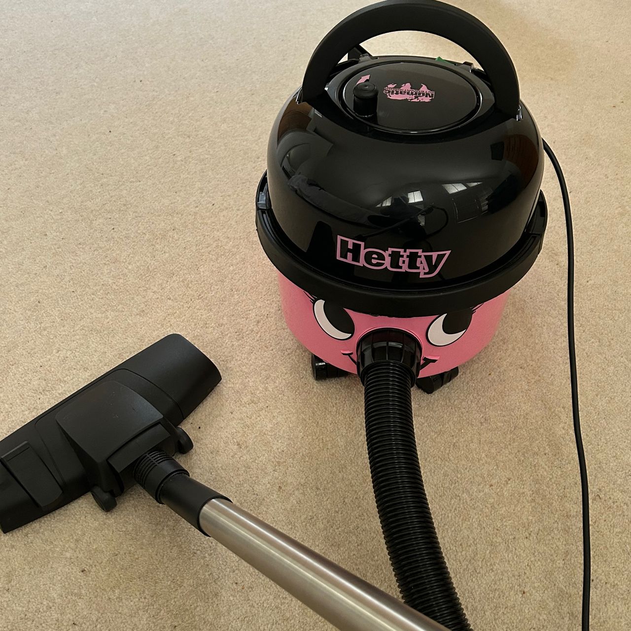 We tested the most famous pink vacuum cleaner on the market and we ...
