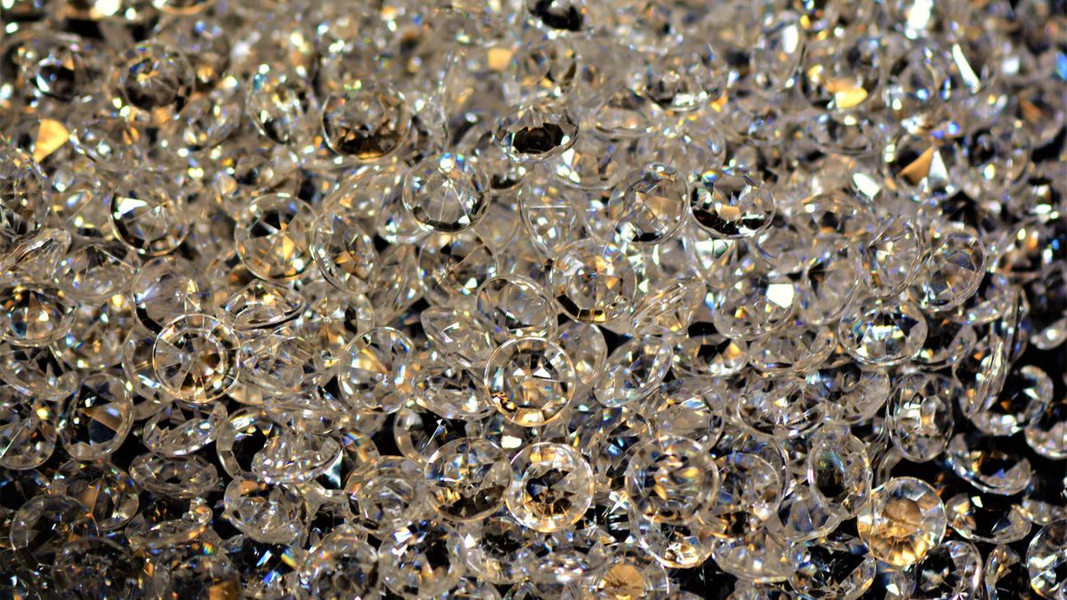 Scientists say sprinkling diamond dust into the sky could offset almost ...