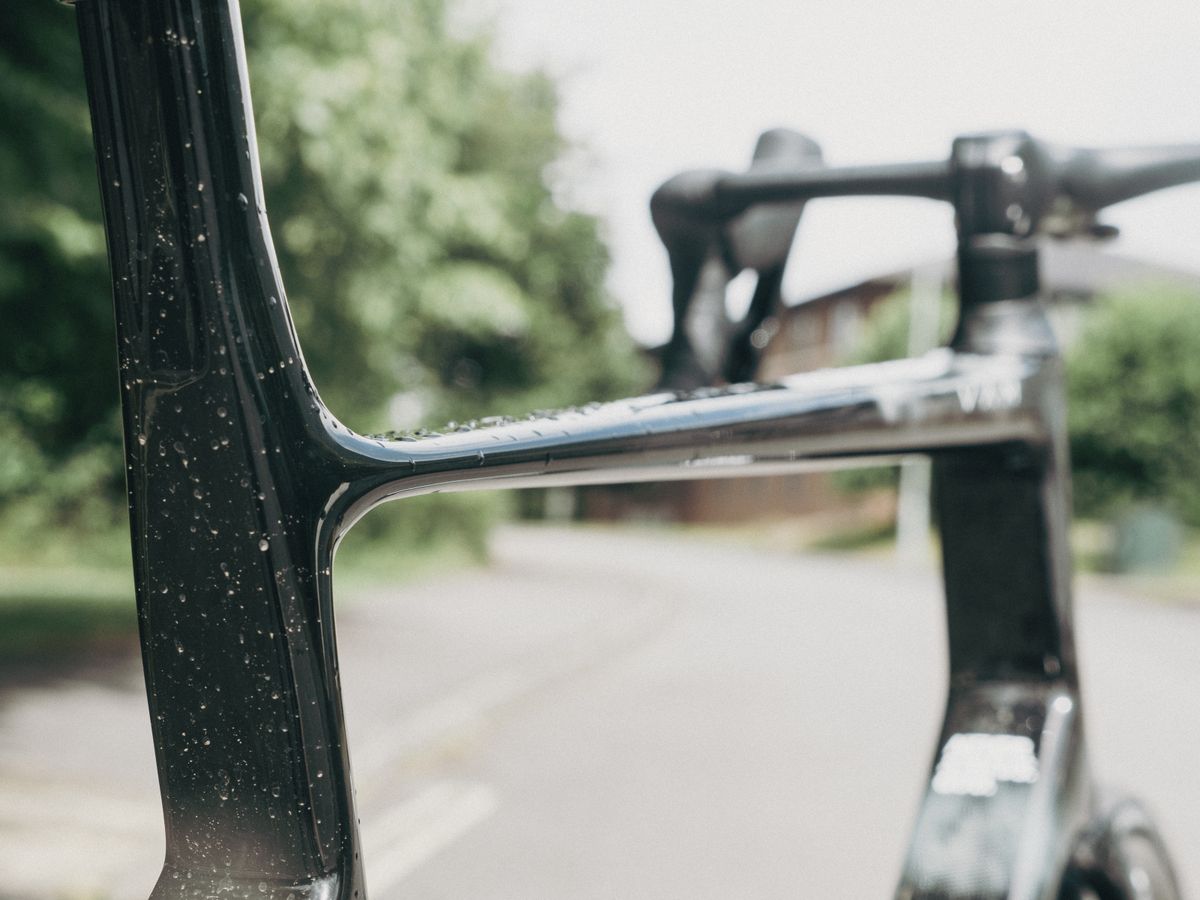 Factor O2 VAM review: A racy featherweight you'll buy with your heart ...