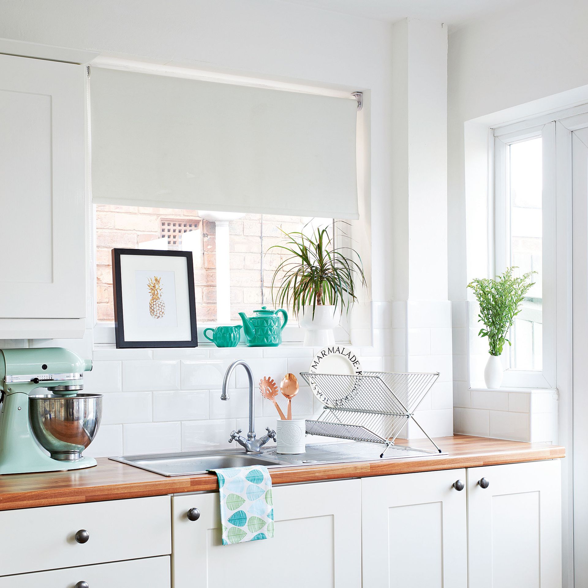 How to hang roller blinds like a pro | Ideal Home