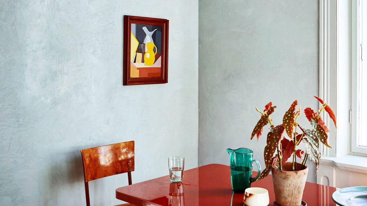 This Wall Color Is Quietly Replacing Beige and Gray as…
