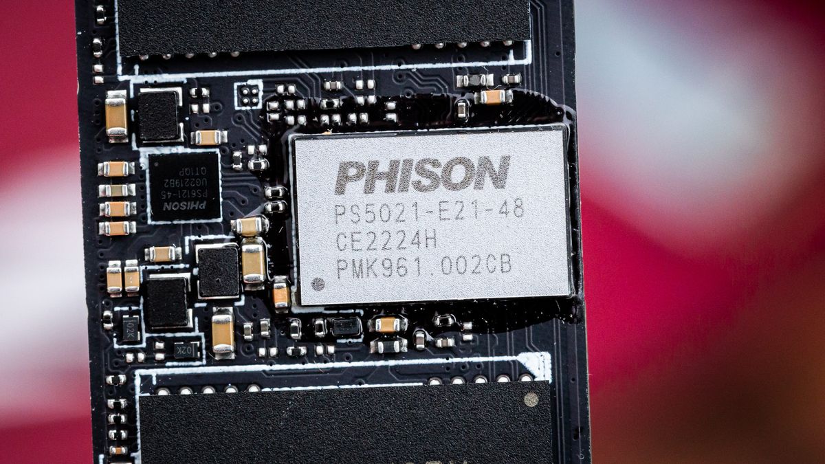 Team Group MP44L SSD Review: A Budget Drive Done Right | Tom's Hardware