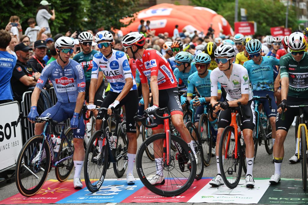 Vuelta a España stage 15: Pablo Castrillo holds off Vlasov to claim ...