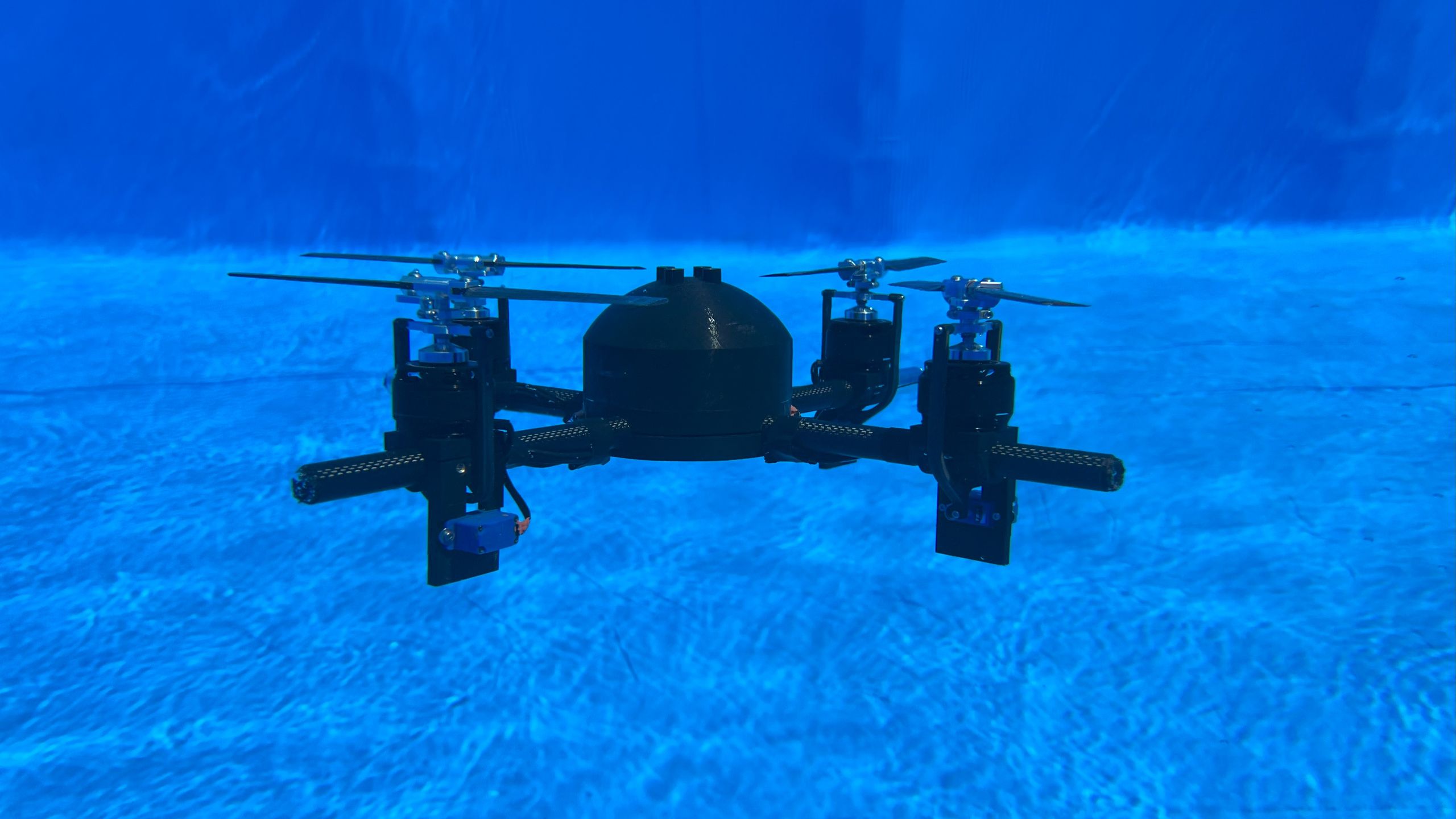 Students build new 'hybrid drone' — watch it fly in the air and then ...