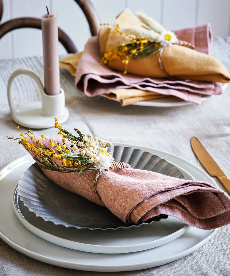 Decorating with dried flowers: 12 pretty arrangements | Homes and Gardens