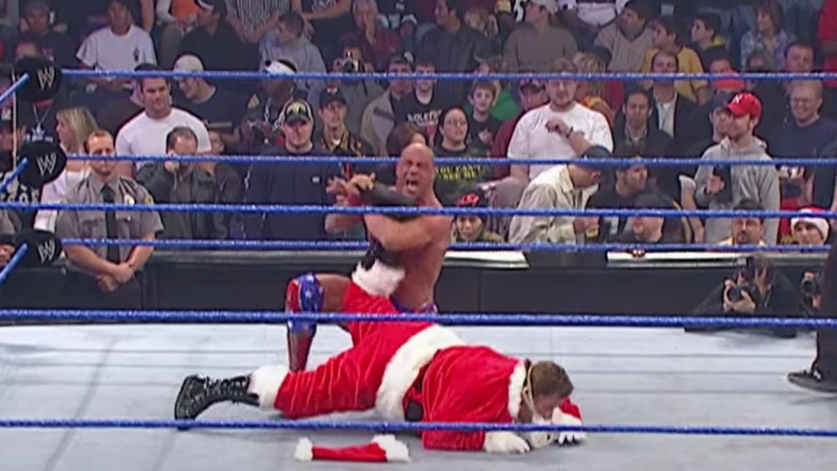 The 8 Best WWE Christmas-Themed Episodes | Cinemablend