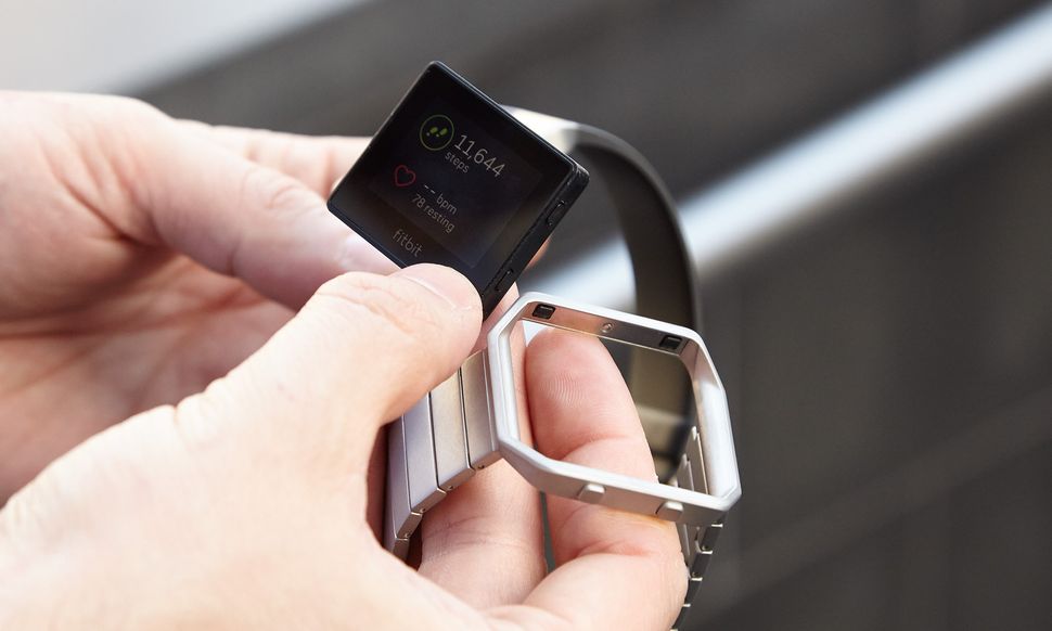 Fitbit Blaze Review: Big-Screen Fitness Tracker | Tom's Guide