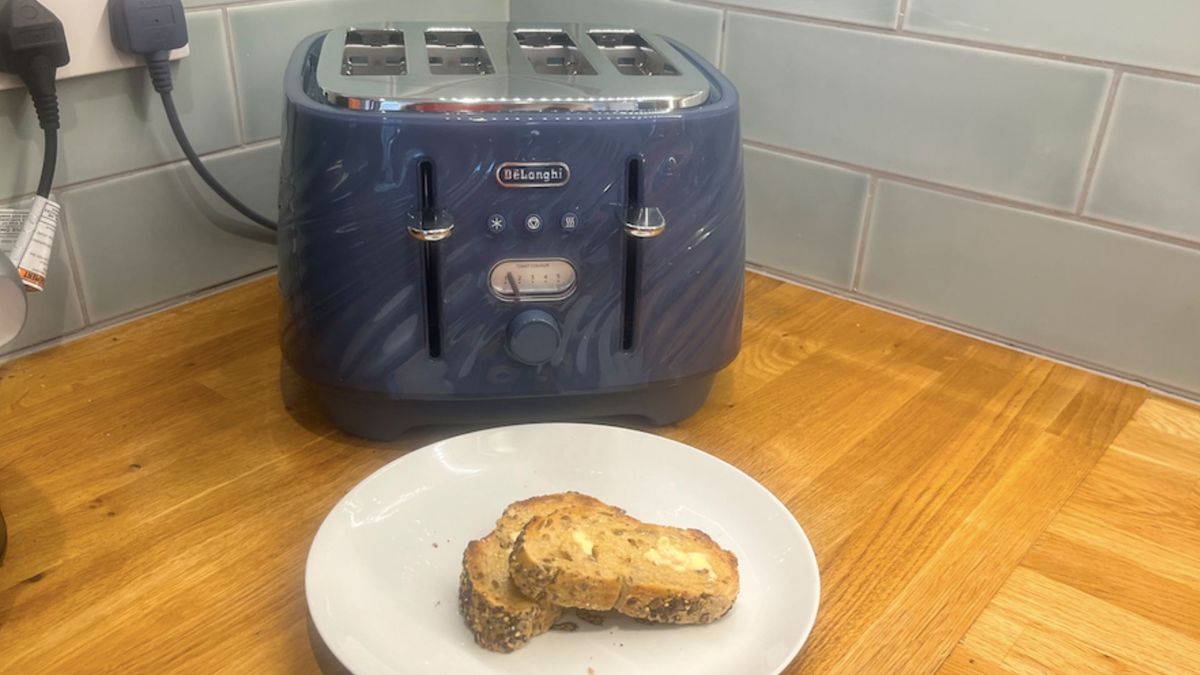 De'Longhi Ballerina 4-Slot Toaster review | Top Ten Reviews