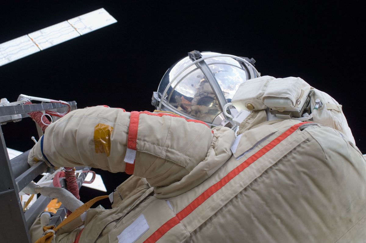 Photos: Spacewalking Cosmonauts Upgrade Space Station (Aug. 2012) | Space