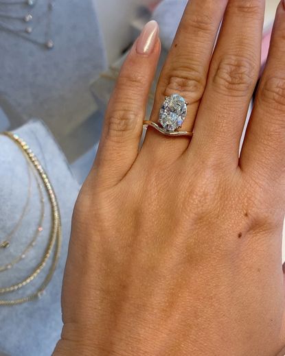 The 9 Best Places to Buy an Engagement Ring | Who What Wear