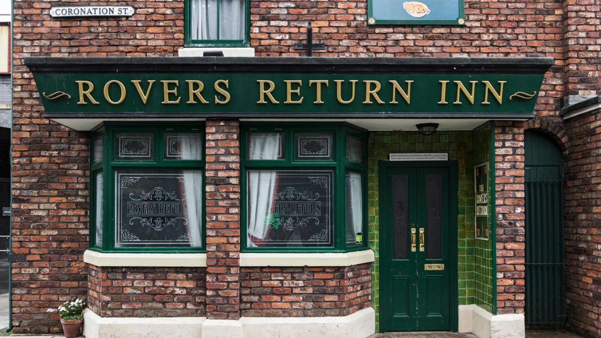 How to stay at Coronation Street’s Rovers Return for a night away ...