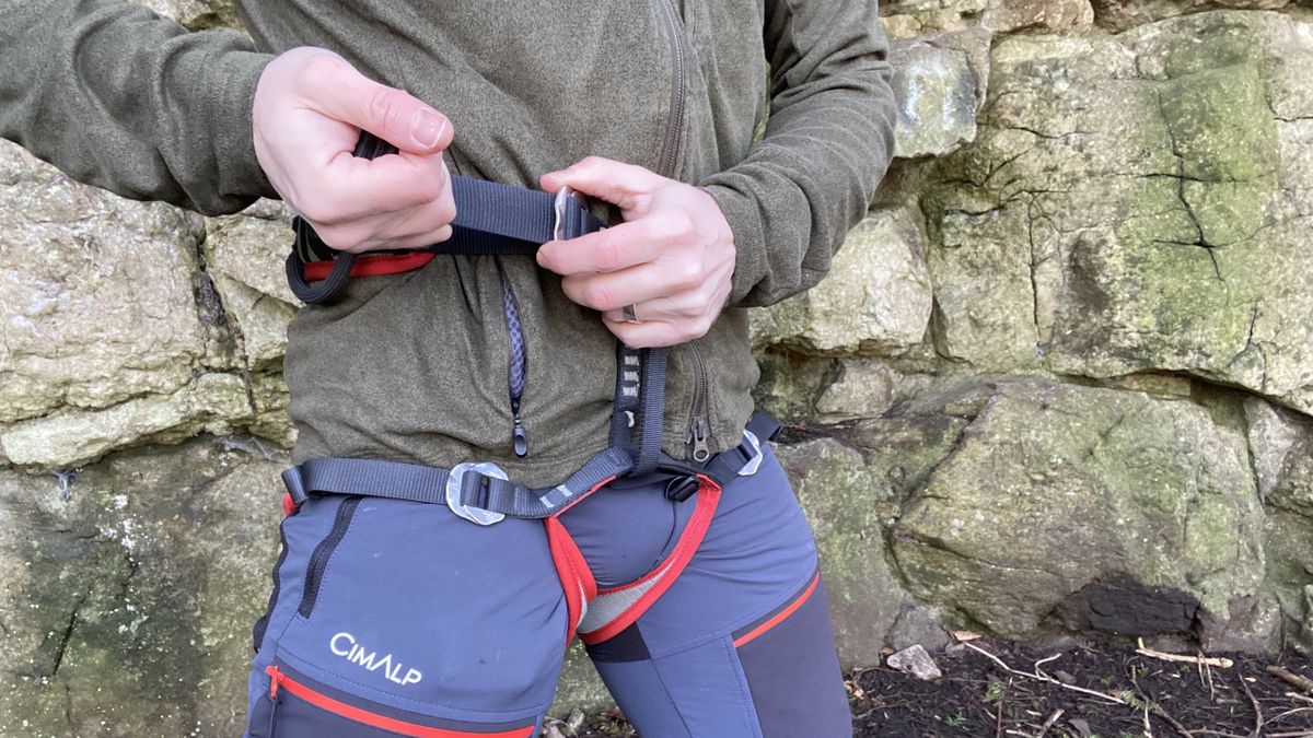 How to put on a climbing harness: our step-by-step guide | Advnture