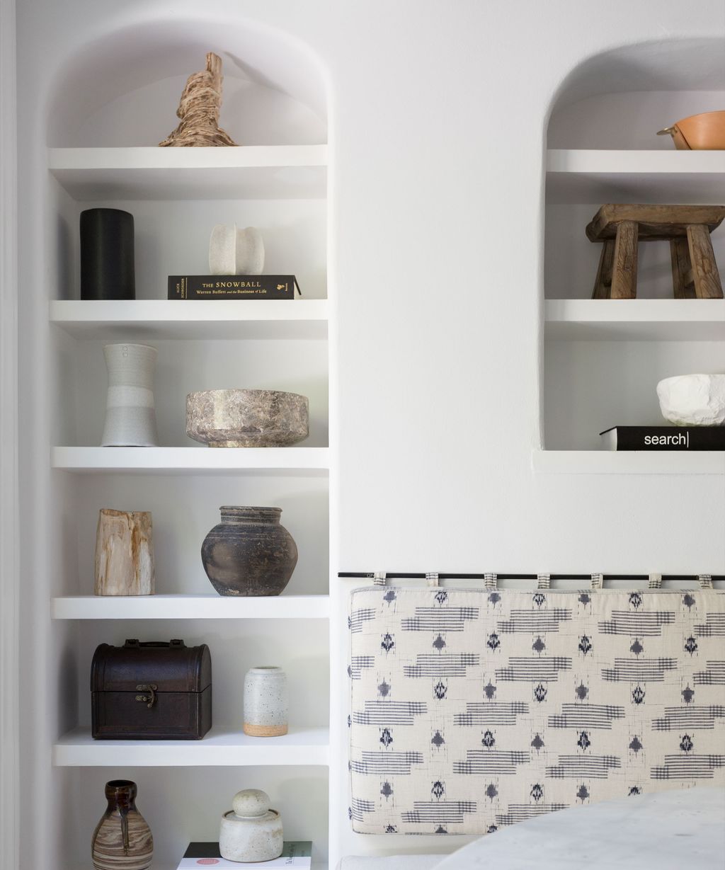 Styling a shelf: 10 expert tips for a pretty vignette | Homes and Gardens