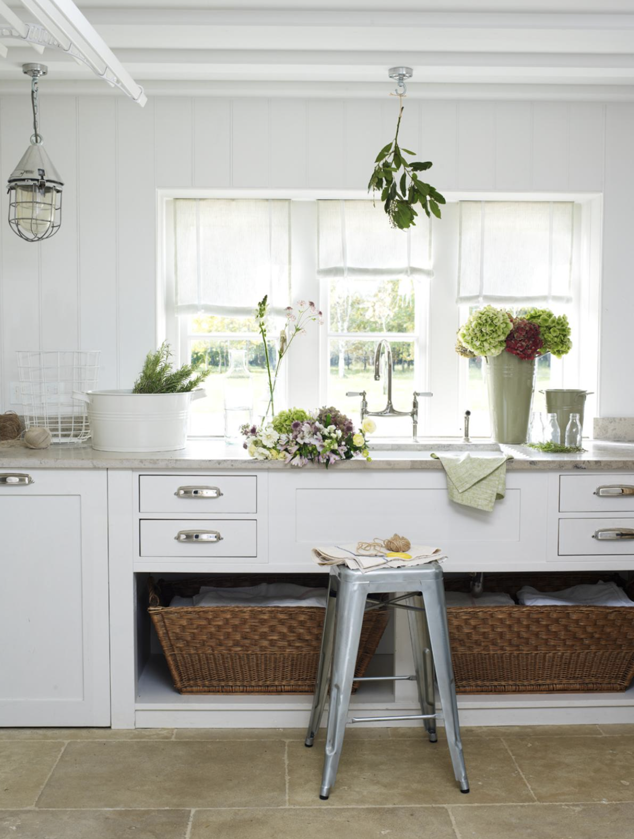Cleaning a kitchen: 10 expert-led steps to a spotless space | Homes ...