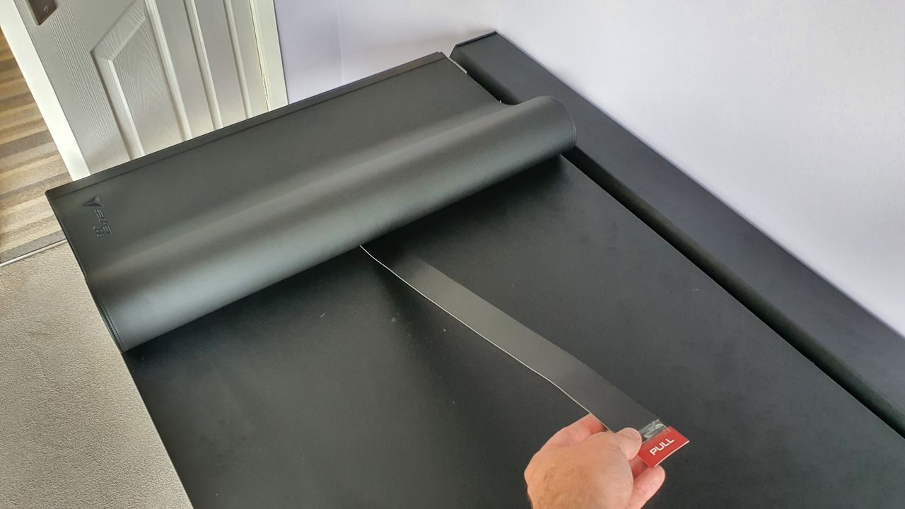 Secretlab MAGNUS Pro XL Sit-to-stand Metal Desk review | T3