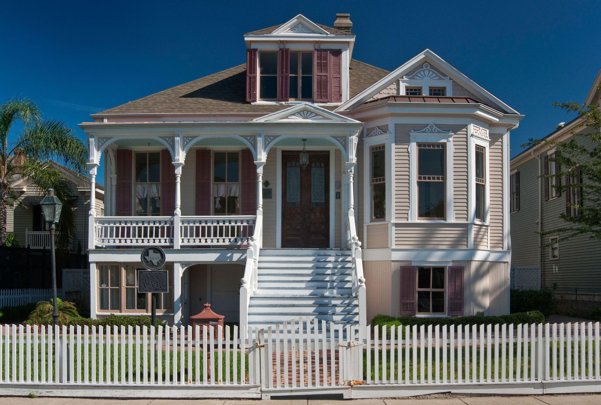Victorian house style: what it is and how to get the look | Homes and ...