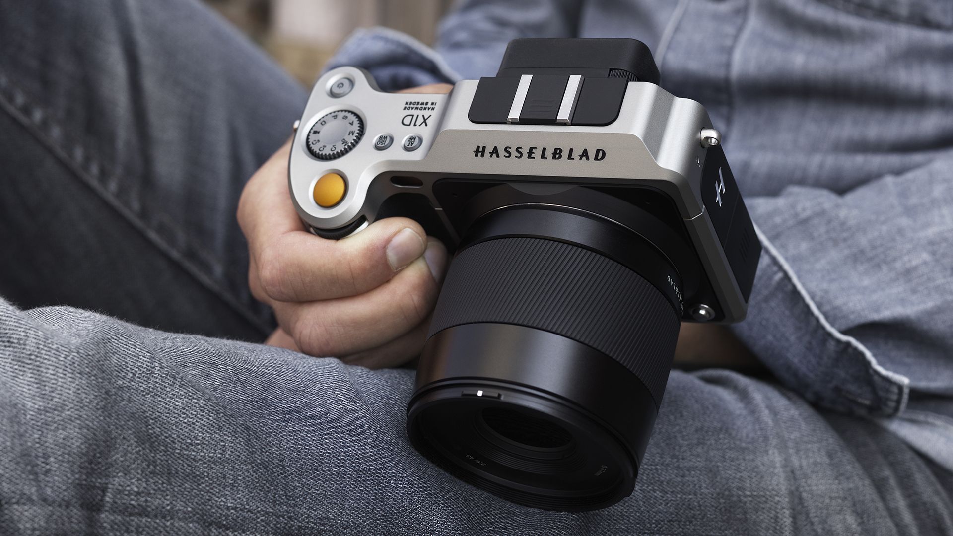 Hasselblad's first mirrorless camera makes medium-format look absurdly ...