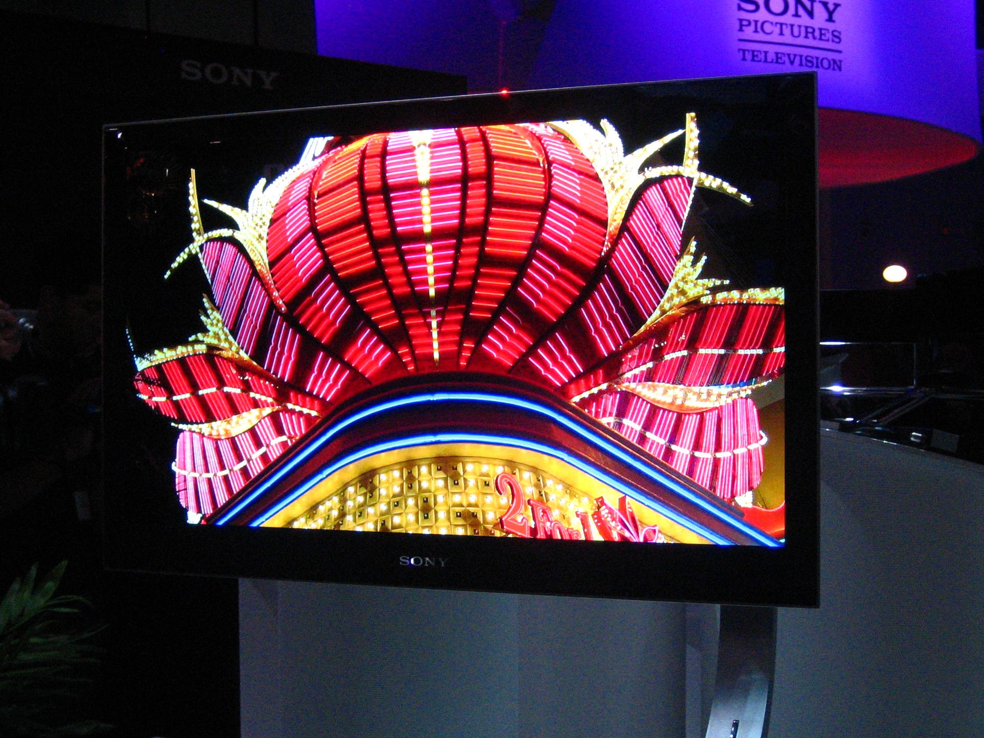 Sony demos transparent, flexible OLED display | TechRadar