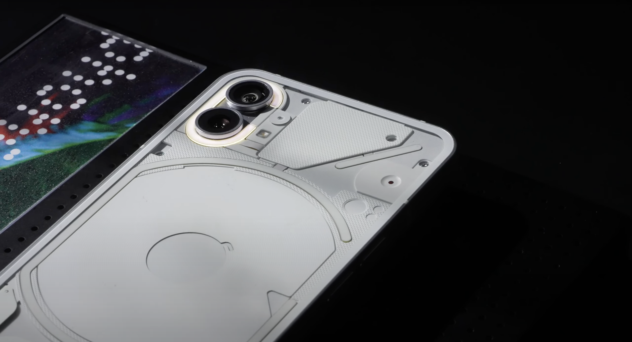 Ignore the haters, Nothing phone (1)'s light-up backplate is pure ...