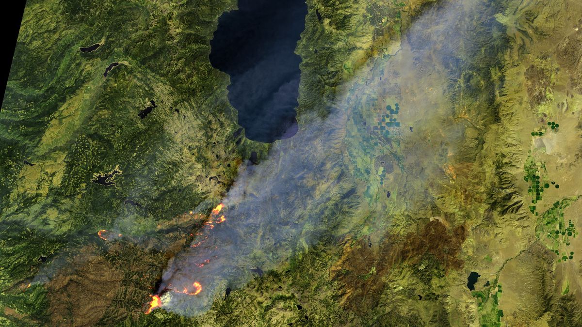 California's Caldor Fire seen from space in harrowing satellite images ...