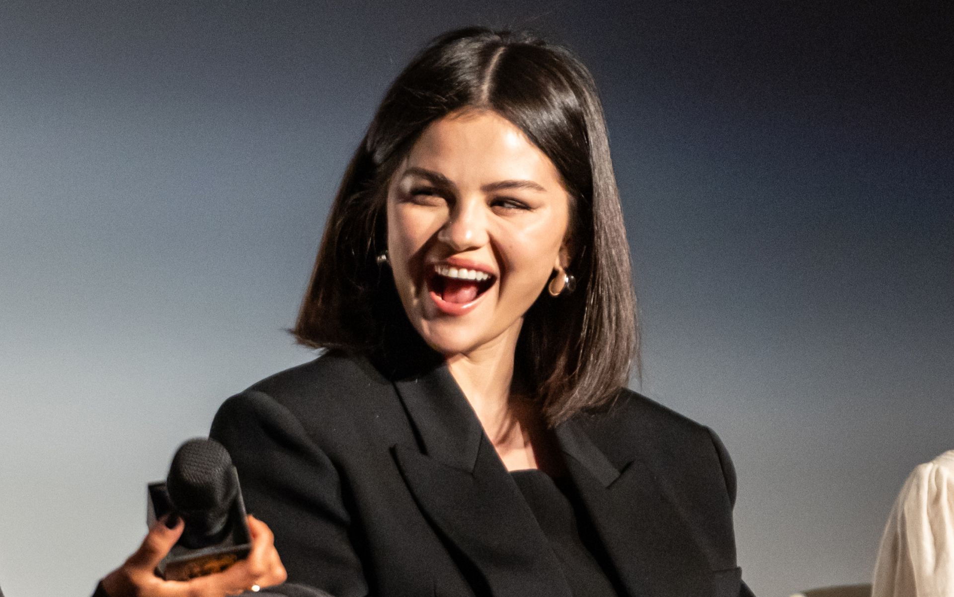 Selena Gomez Showcases Her Surprise Lob Haircut—See It Here | Marie Claire