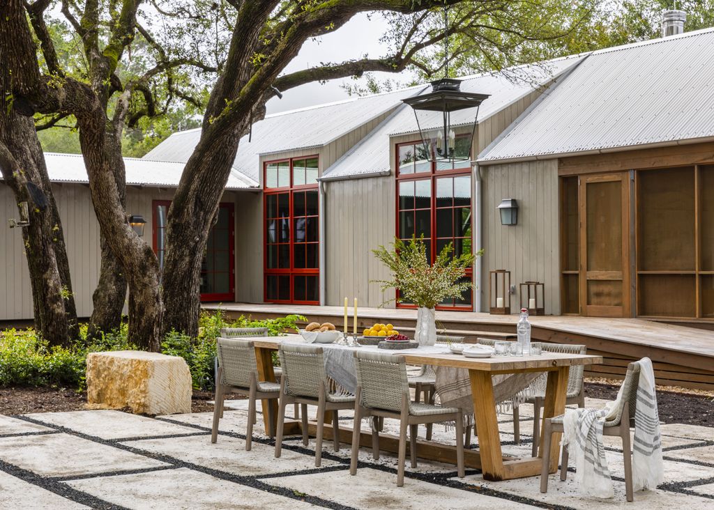 11 outdoor dining lighting ideas to last into the evening | Livingetc