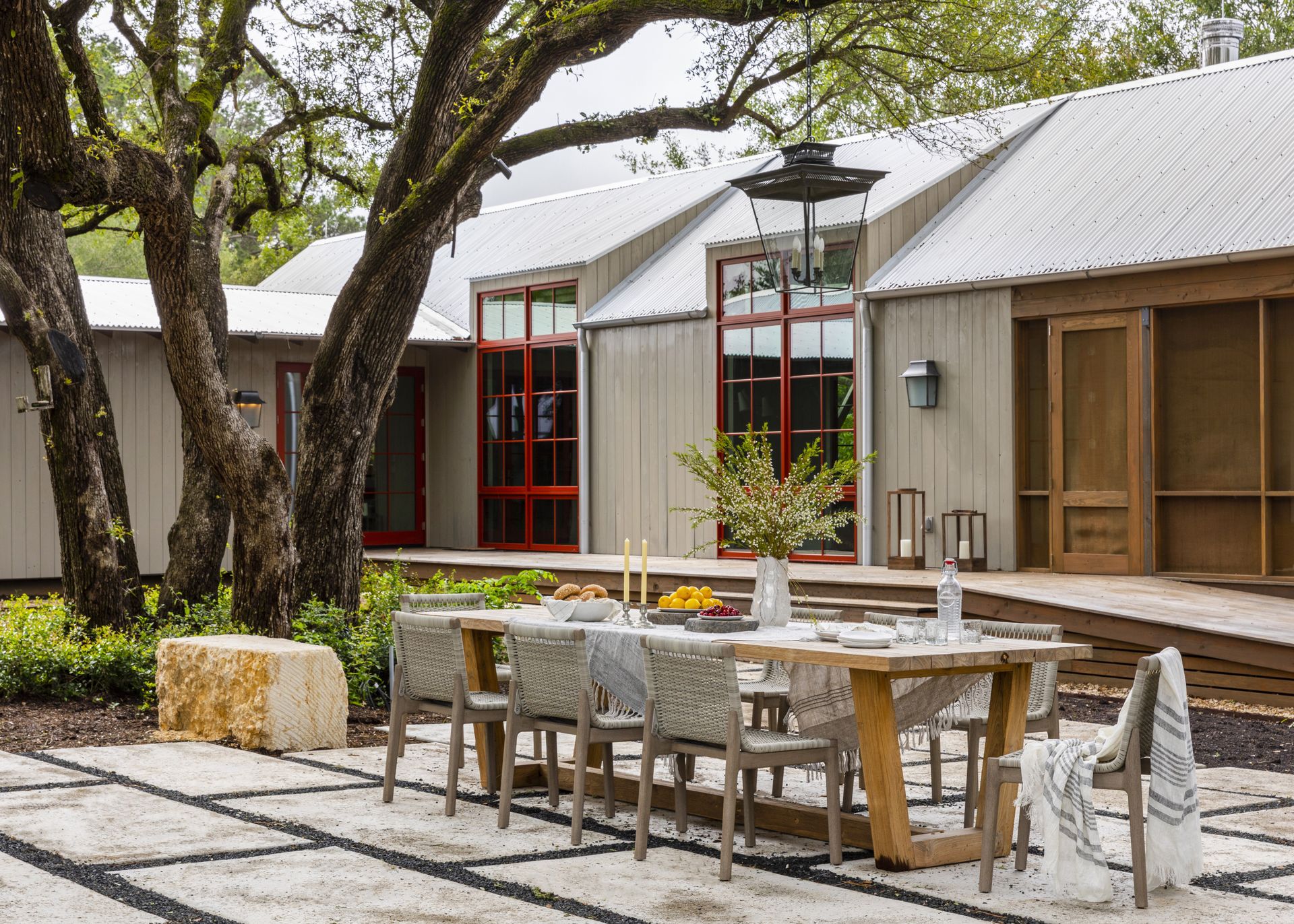 11 outdoor dining lighting ideas to last into the evening | Livingetc