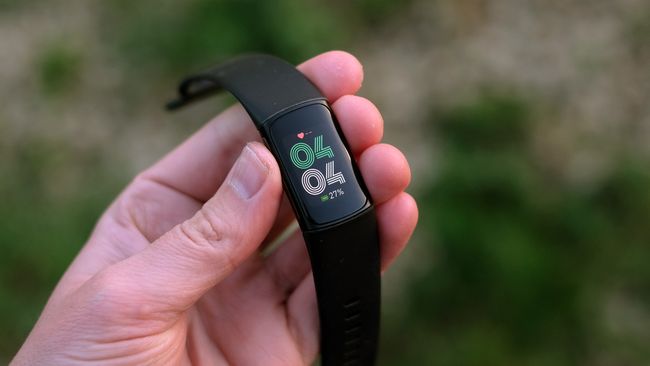 Fitbit Charge 6 review: A fun but flawed modern fitness tracker | TechRadar