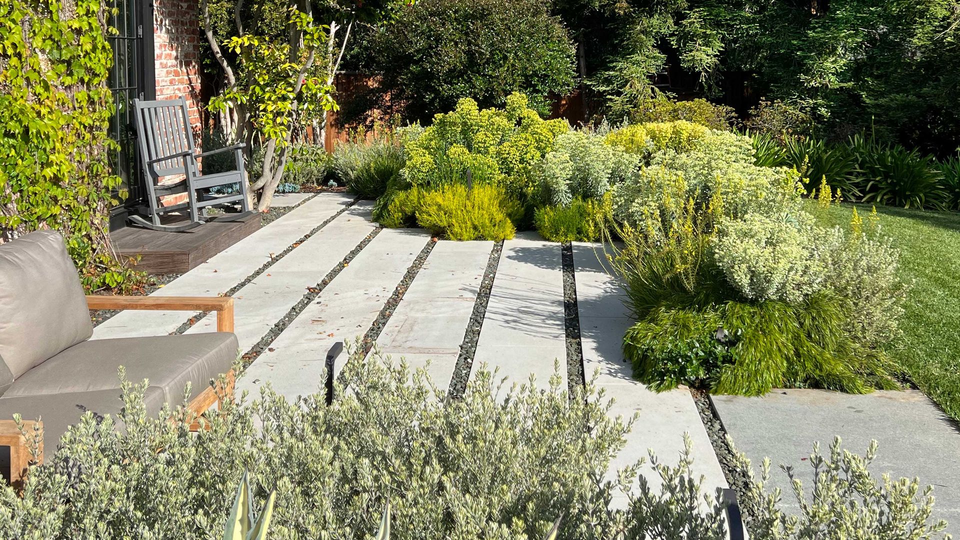 Planting in 3s - the secret trick gardeners want you to know | Livingetc