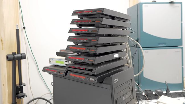 Enthusiasts bond twelve 56K modems together to set dial-up broadband ...