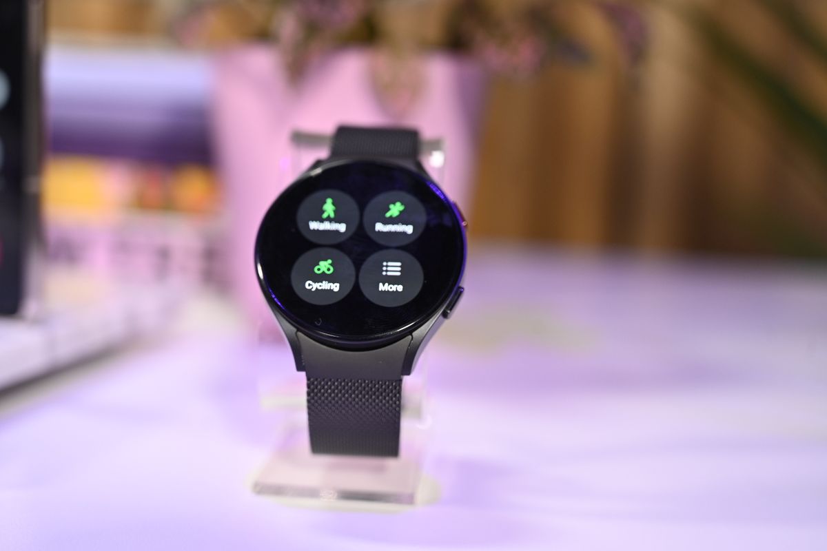 Galaxy Watch 5 Pro vs. Apple Watch 8 Pro: which rugged smartwatch will ...