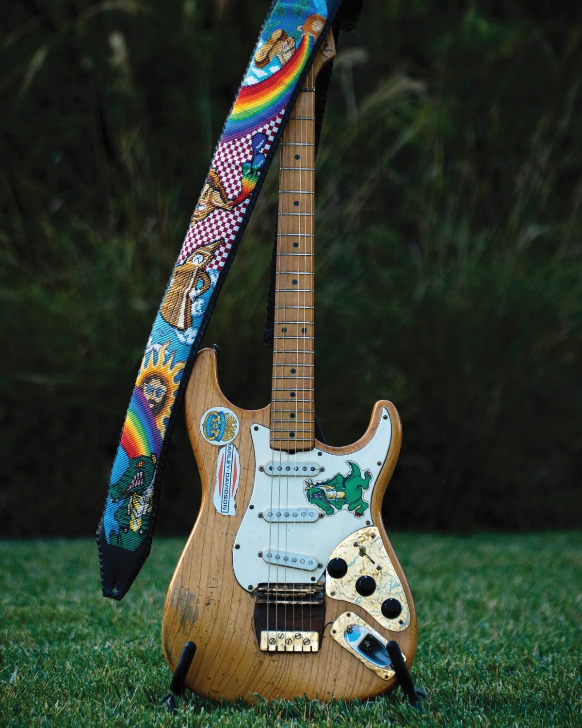 Get a Close Look at Jerry Garcia's Iconic "Alligator" Strat in this ...
