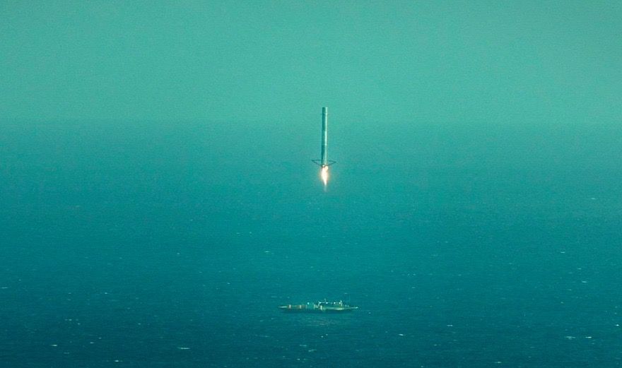 See SpaceX's Rocket-Landing Near Miss in This Amazing Video | Space