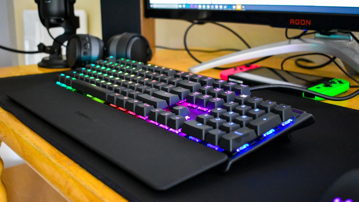 I used a MacBook Pro to play GeForce Now - the Butterfly keyboard is ...