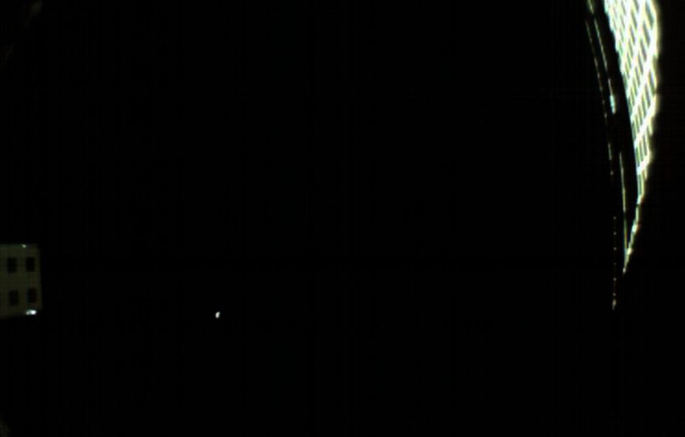 Here's What Mars Looks Like Now to a Tiny Cubesat Chasing NASA's ...
