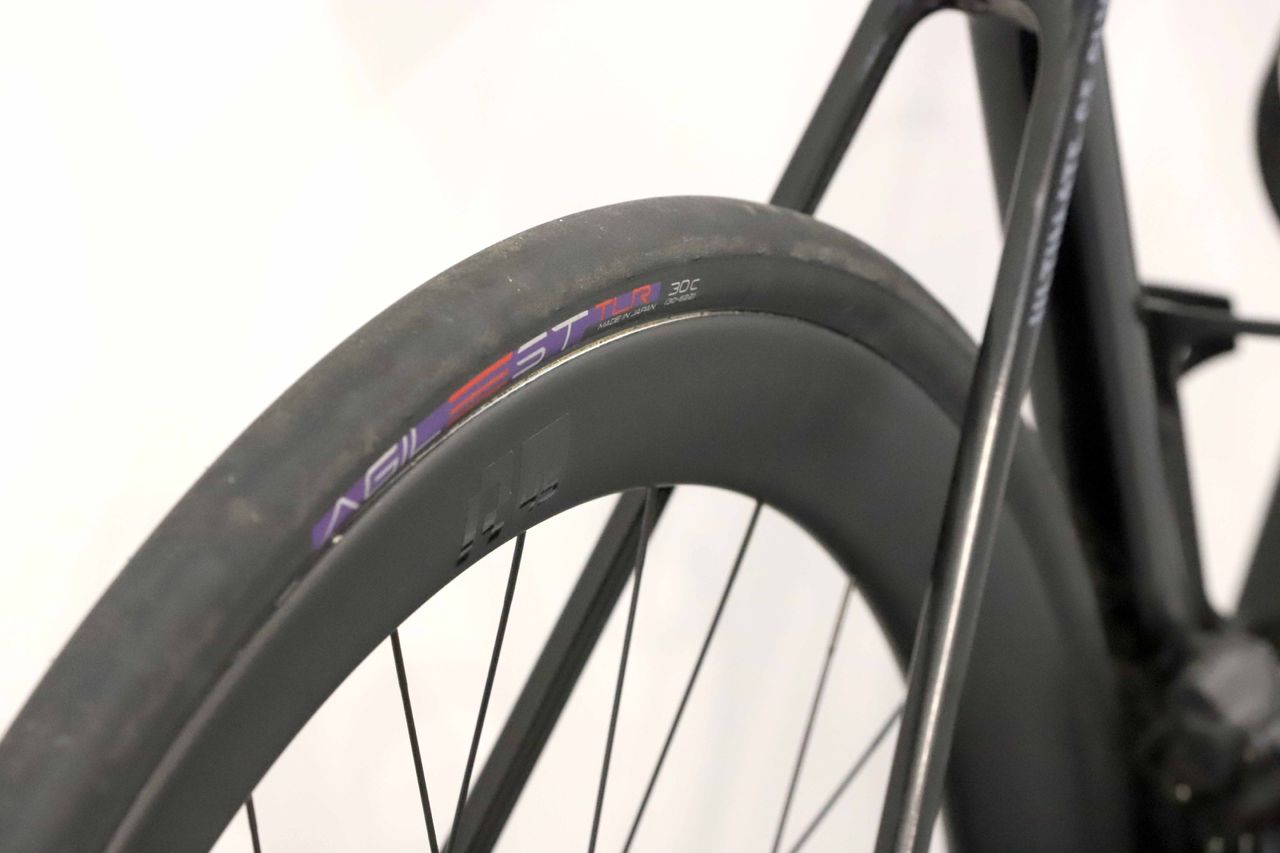 Hollowgram R45 wheelset review - stealthy looks and sticking with hooks ...