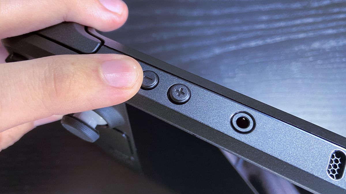 Here's how I fixed a dead Steam Deck screen — with Valve proving it ...