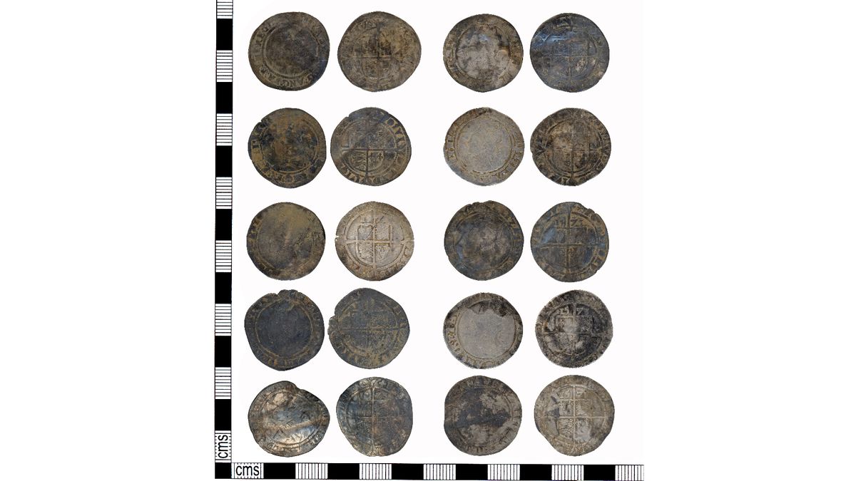 32 stunning centuries-old hoards unearthed by metal detectorists | Live ...
