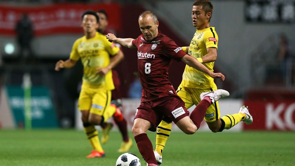 Barcelona great Iniesta outlines coaching ambition | FourFourTwo