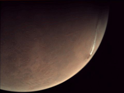 950-Mile-Long Cloud Spotted Over Martian Volcano. And It Has Staying ...
