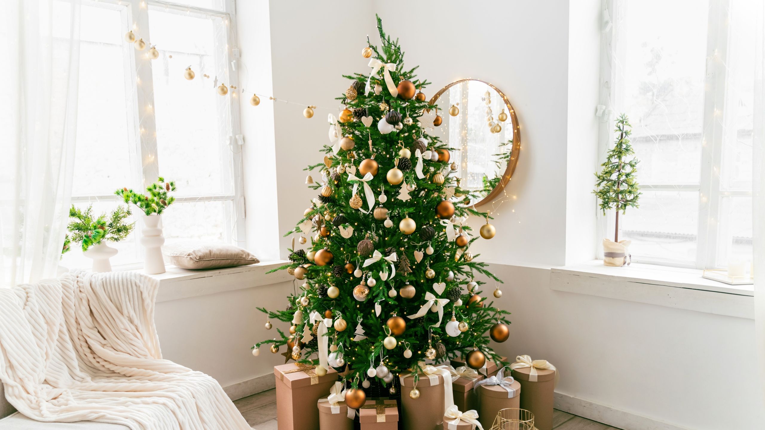 How to fluff a Christmas tree - 6 easy tips to follow | Real Homes