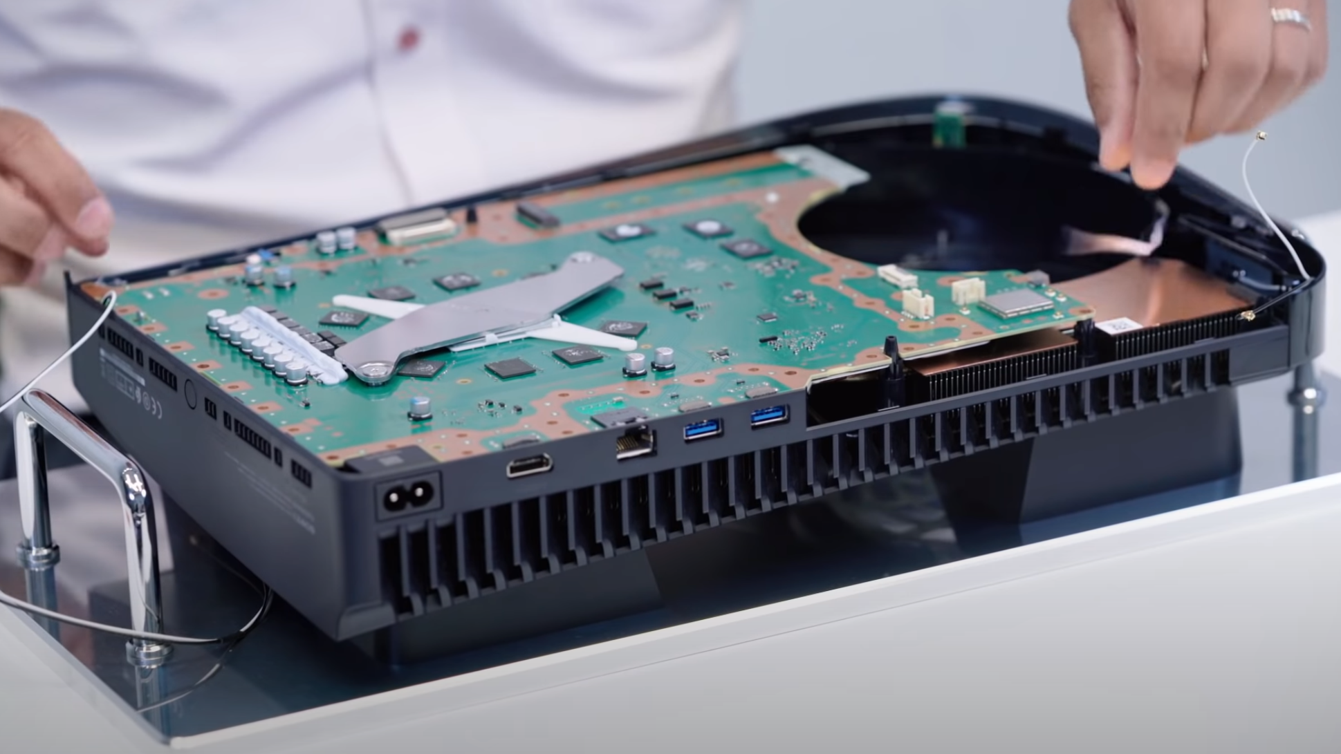 PS5 console teardown video reveals FUTURISTIC PlayStation 5 hardware | T3